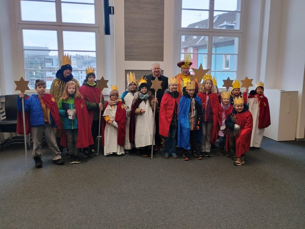 Besuch der Sternsinger beim Bürgermeister 2026 - Katholisch in Witten
